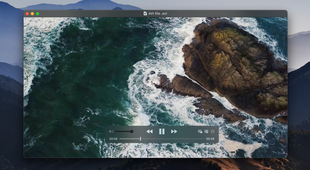 IINA vs VLC: Which format to choose in 2025